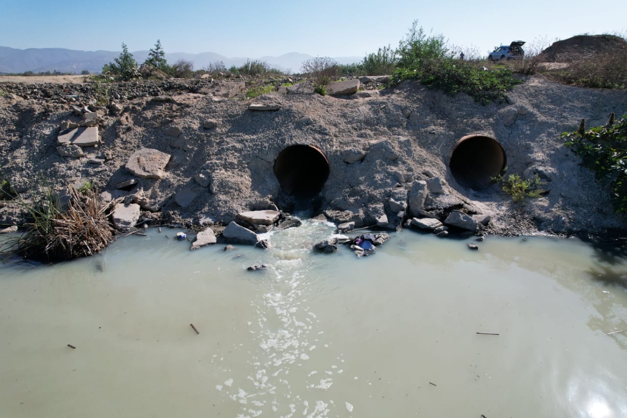 Aguas negras de Maneadero, a Playa Hermosa: Adrián Medina Amarillas ...