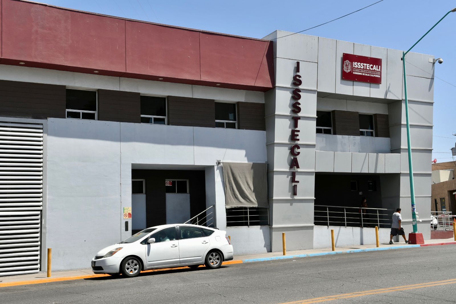 Se atenderán urgencias en día inhábil: Issstecali - Uniradio Informa ...