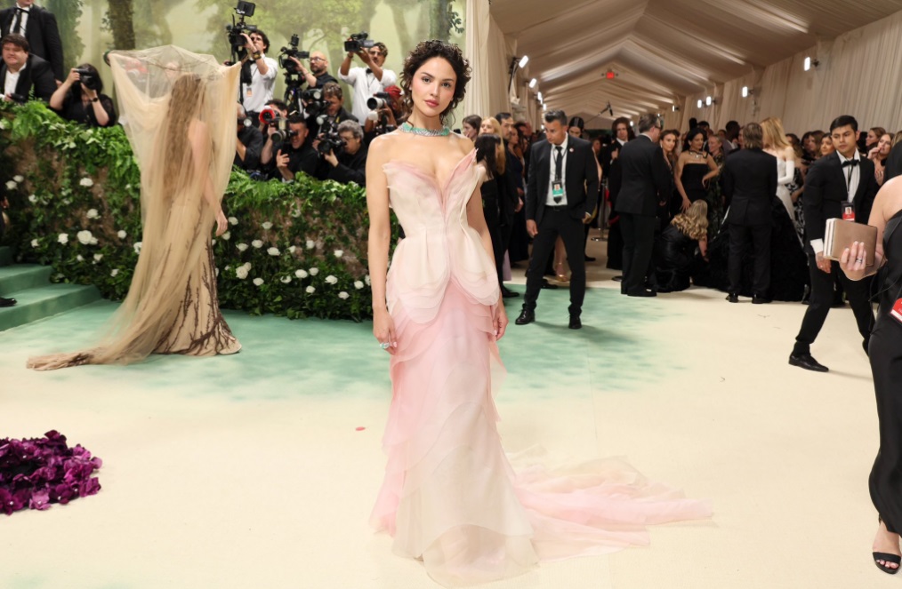 Eiza González se inspira en flor mexicana para la MET Gala 2024 ...