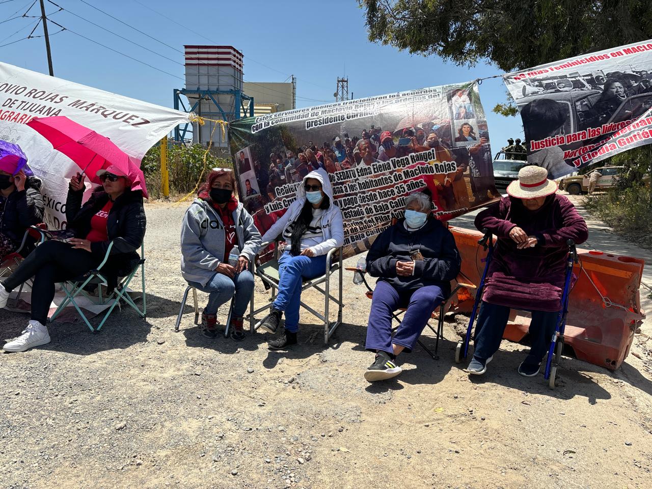 Entrega de primeros títulos de propiedad a familias del Maclovio Roja ...
