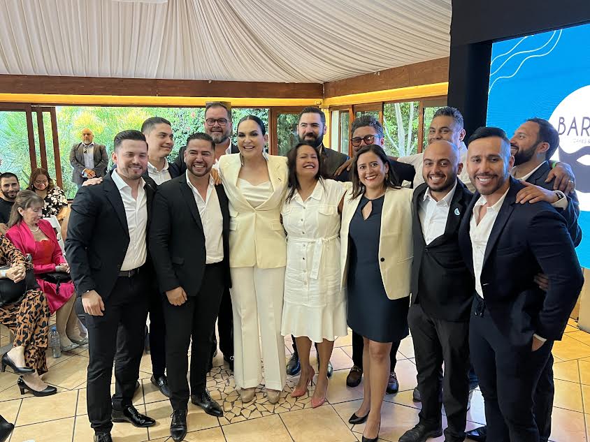 Toma protesta Zaida López como primera mujer presidenta de Canirac ...