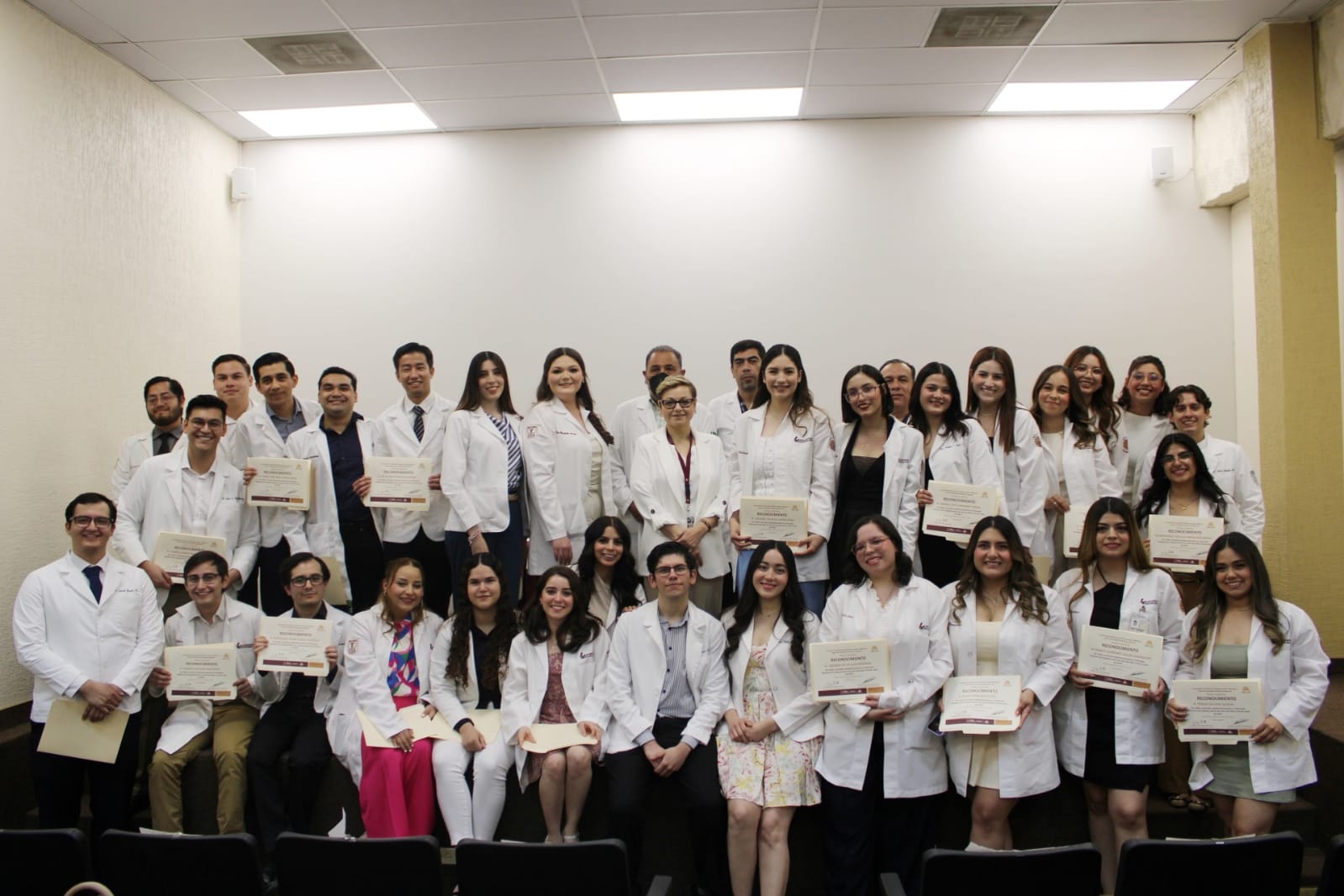 Egresan 30 nuevos médicos de Hospital General de Mexicali - Uniradio ...