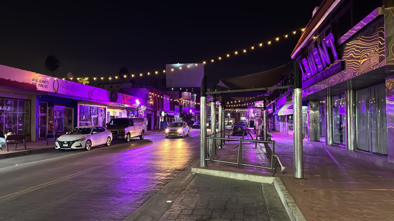 Iluminan de rosa espacios públicos por Mes de la Lucha contra el Cáncer ...