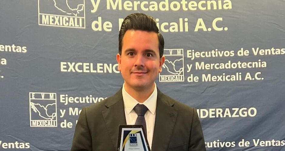 ¿Quién es Gustavo Macalpin, conductor que despidieron en programa en ...