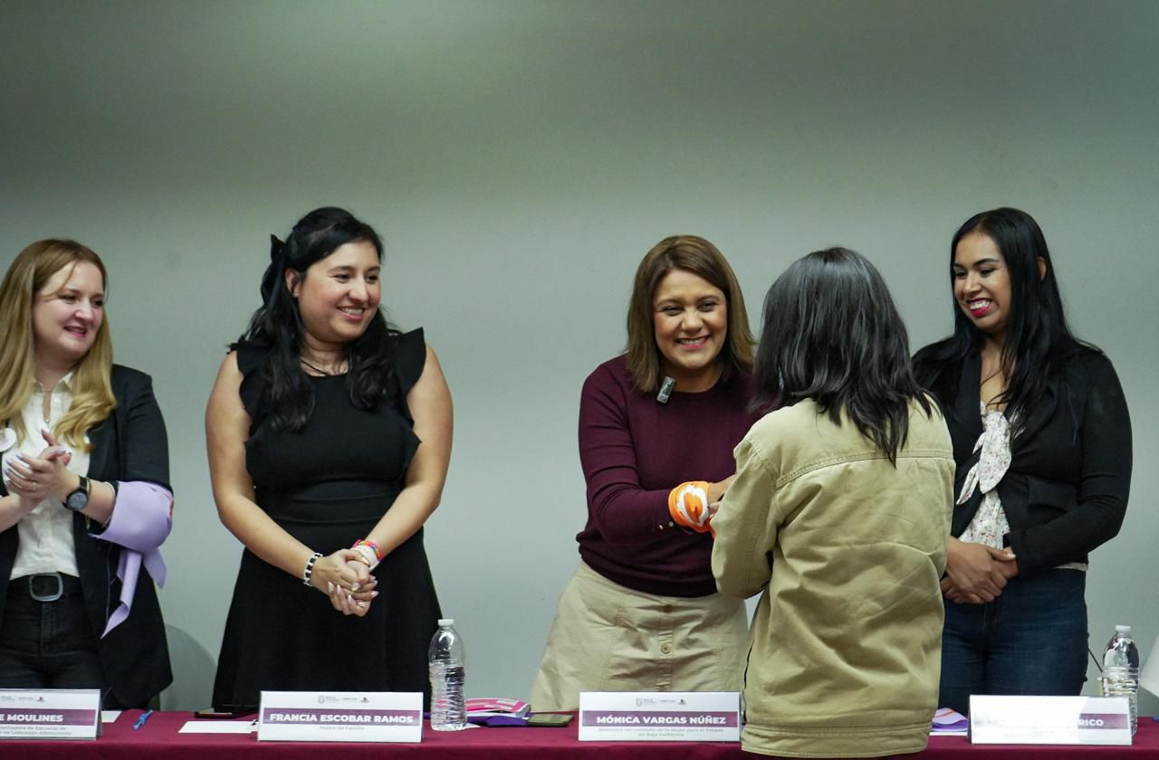 Lleva a cabo INMUJER BC graduación de Escuelas de Liderazgo Adolescente ...