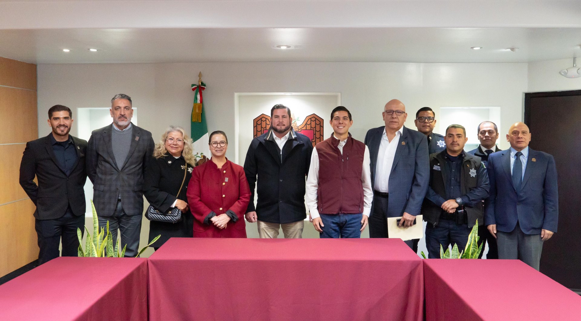 Instalan Alcaldes De Tijuana Tecate Y Playas De Rosarito Mesa De