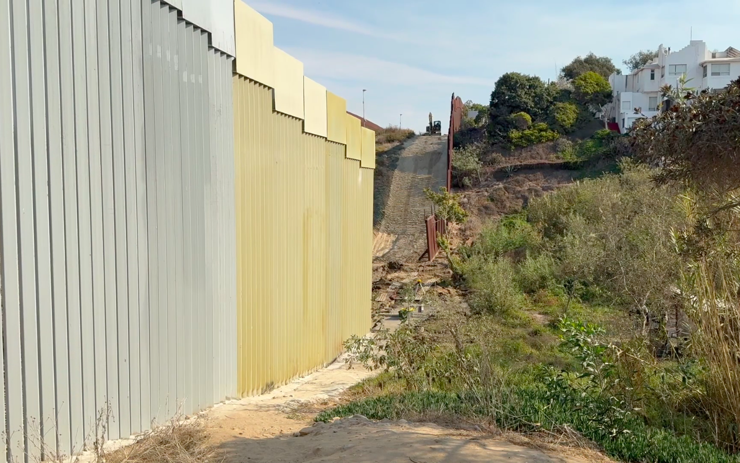 VIDEO: Reanuda EEUU construcción del muro fronterizo en zona protegida ...