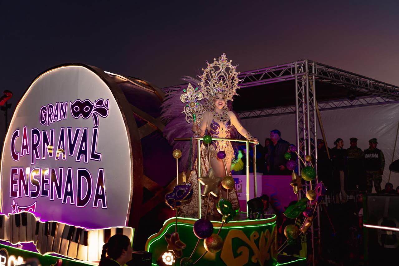 Brillo y magia en el primer desfile del Gran Carnaval de Ensenada 2025 ...