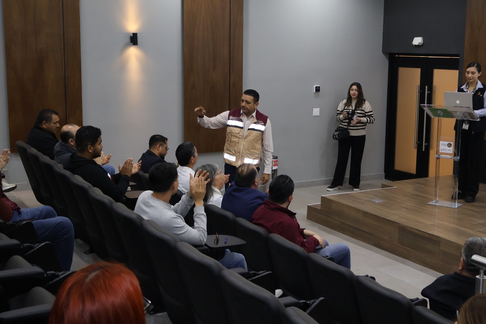 Realiza COEPRIS BC curso para puestos de comida semifijos en Ensenada - Uniradio Informa Baja ...