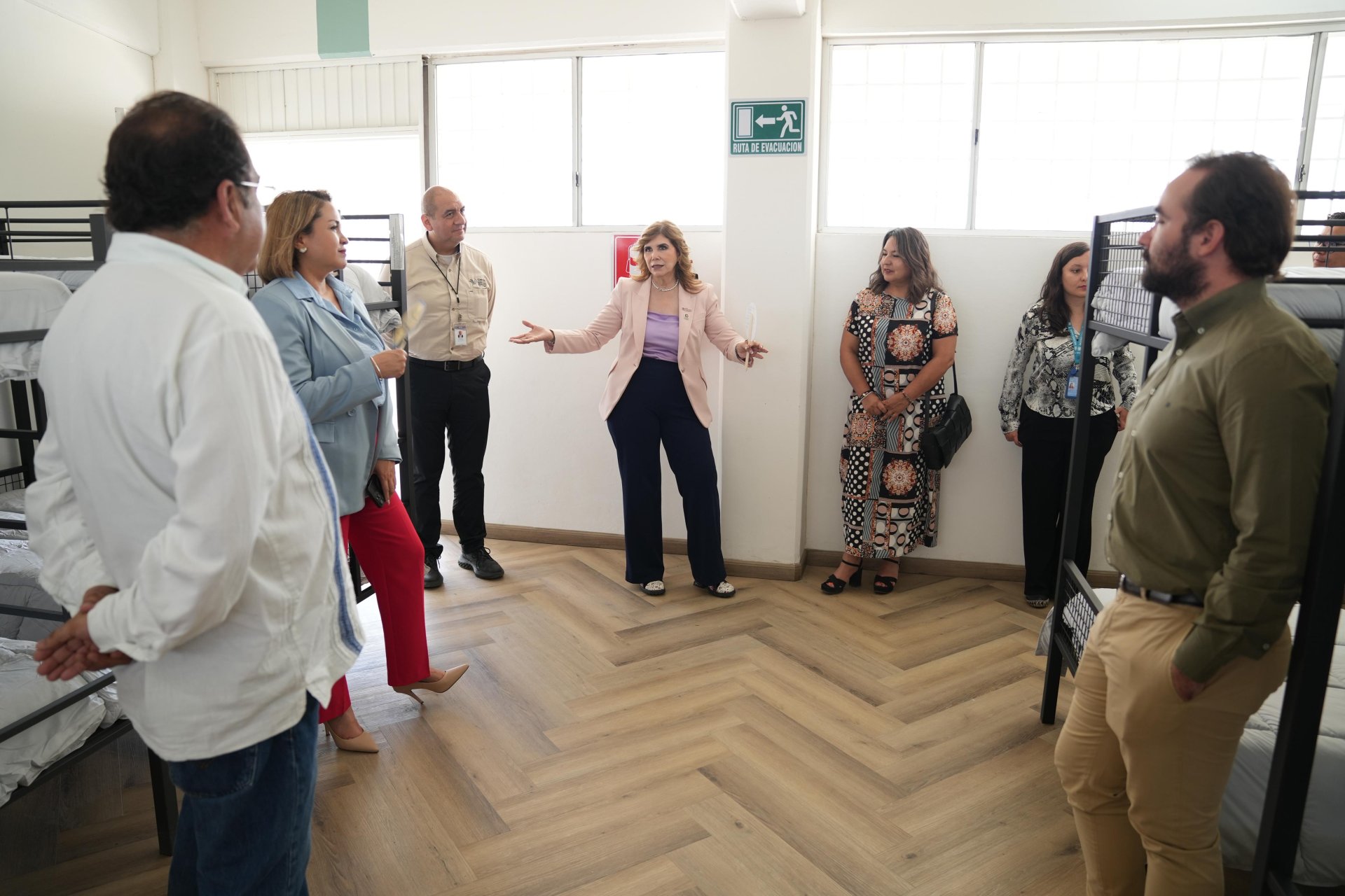 Realizan recorrido en albergue temporal de Tijuana del Sistema DIF Baja ...