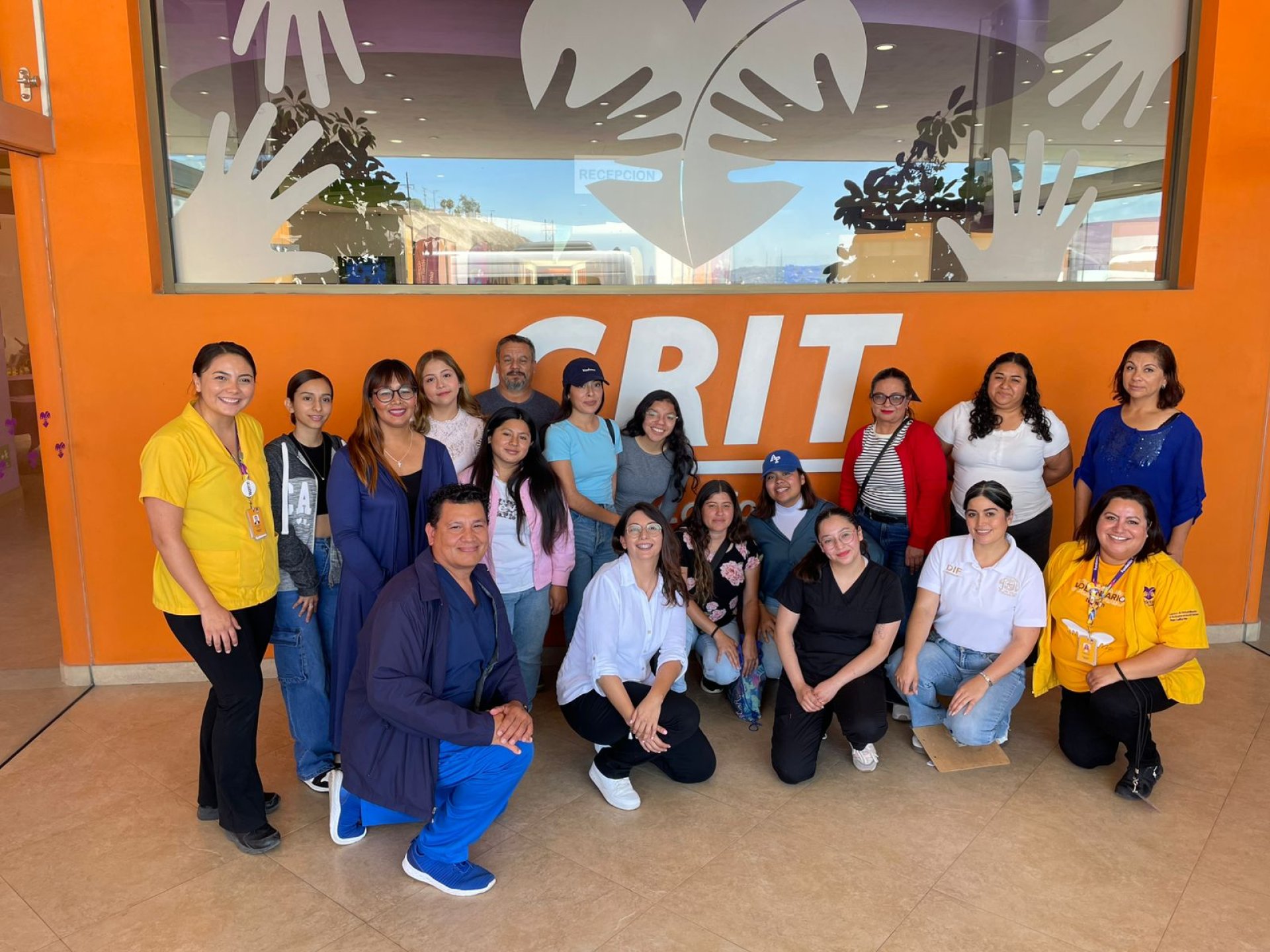 Visitan maestras y maestros sombras de DIF Ensenada instalaciones del ...