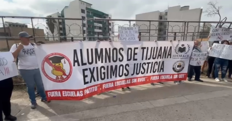 Afectados por escuelas "patito" exigen a fiscalía y SEP BC que actúen ...